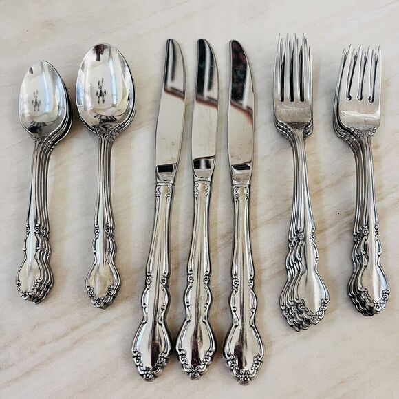 Oneida | Dining | Oneida Satin Dover Stainless Heirloom 81 Frost Handle Flatware Set 19pc | Poshmark